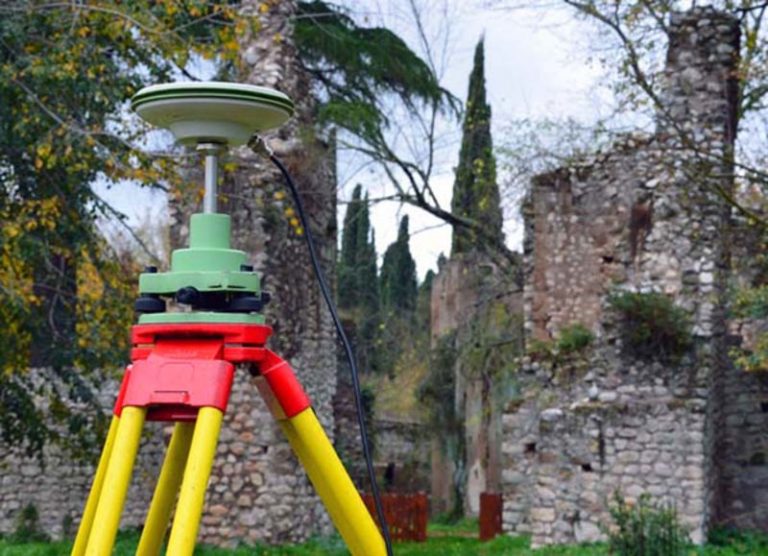 Tachymetrie und GPS - ArcTron